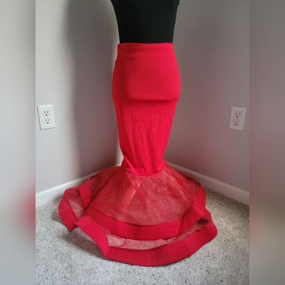 VENUS | Skirts | Nwot Womens Venus Brand Red Maxi Skirt With Ruffle Sz ...